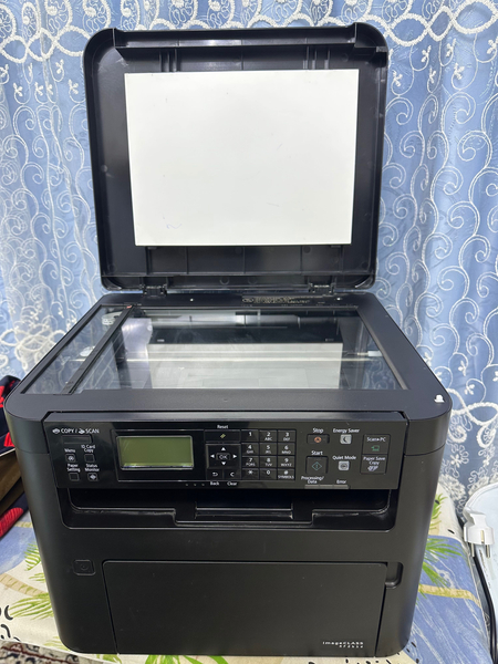 Canon MF 261 Oqqora 3/1 Printer Tiniq ishlidi yangi Katrej qoyilgan