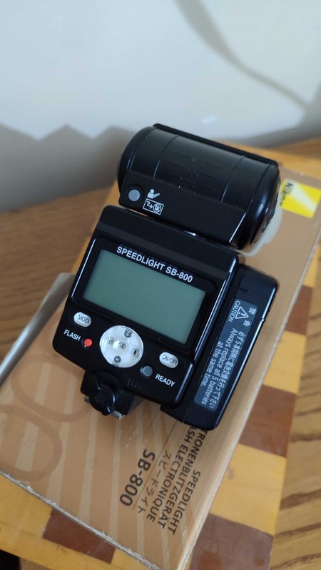 Фотовспышка NIKON SB-800