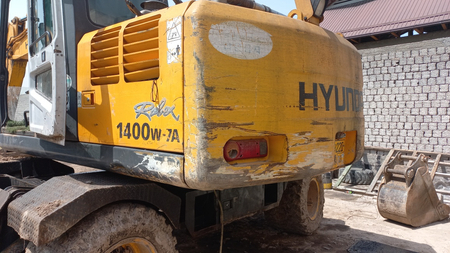 Продаётся экскаватор хундай 1400 W 7А