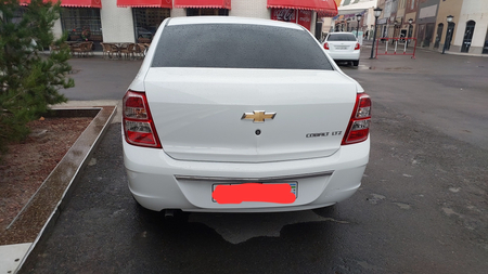 Автомобиль сотилади