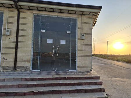 Когон Эко бозорда жойлашган угловой магазин сотилади