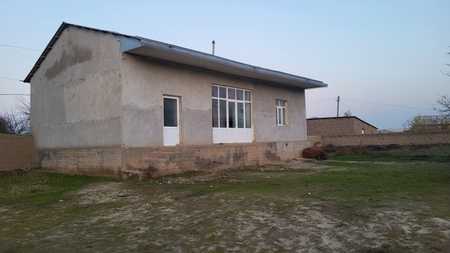 Uchastka sotiladi
