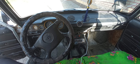 Vaz 2106 sotiladi