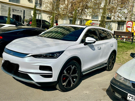 BYD TANG FULL 730 km 2WD 2022 Ре-Стайлинг