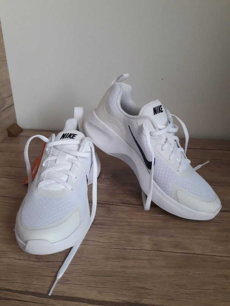 Кроссовки NIKE, оригинал, размер 37,5