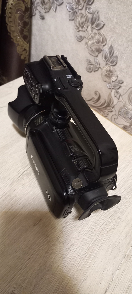 Видеокамера canon xa10 сотилади