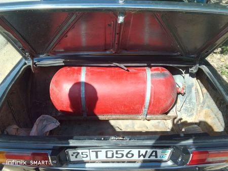 Vaz 2106 sotiladi