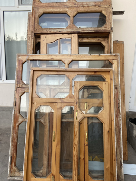 Taxta rom va eshiklar
