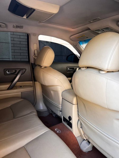 Nissan infiniti.