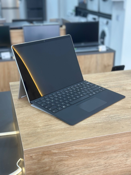 Кредит Microsoft Surface Pro 9 16GB | 256GB)