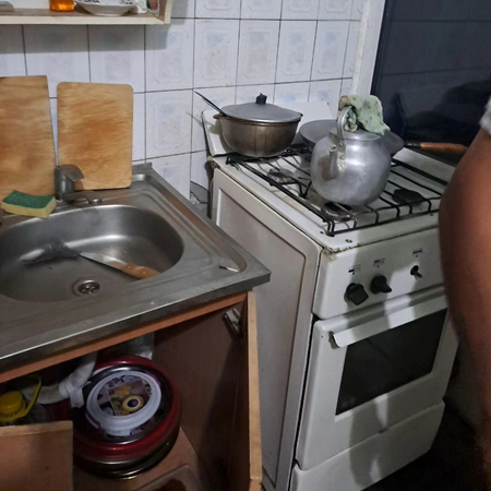 Срочно продаётся 2комнатная квартира на 3этаже с 6метровым балконом на