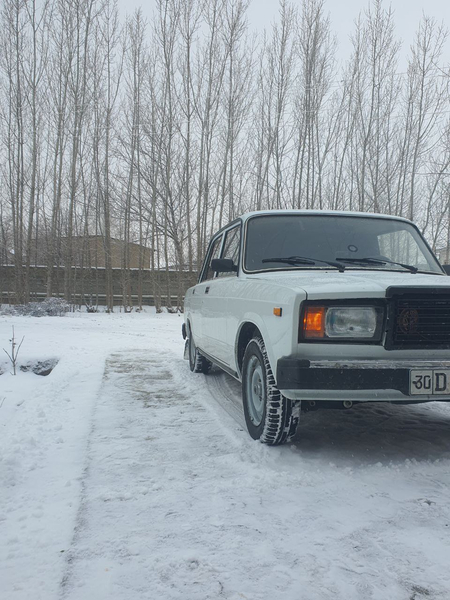 VAZ 2107 sotiladi yili 2007 gazi prapan
