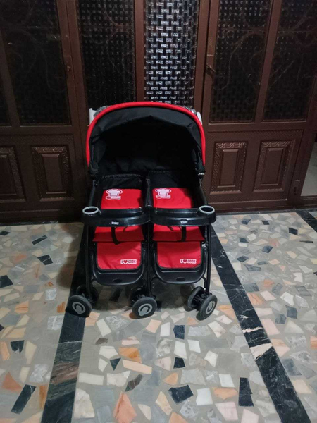Egizaklar kalyaskasi