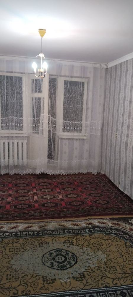 Продам 2 ком квартиру 3 мик 1 этаж