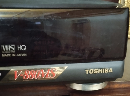 Видеомагнитофон TOSHIBA