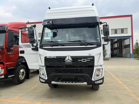Тягач  HOWO V7   6×4  (газ 8*150)