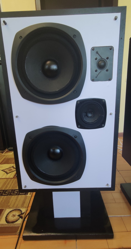 Продам Винтажные колонки Peerless 1120