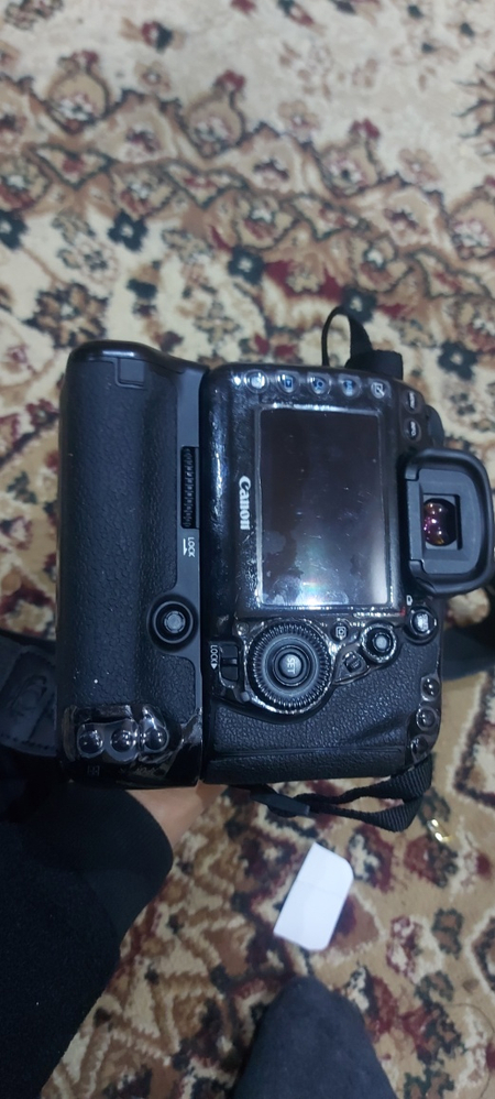 Canon 5d mark 4 sotiladi xolati yaxshi narxi arzon