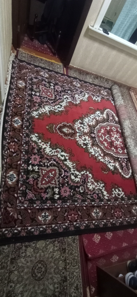 Gilam sotiladi, xolati zo'r