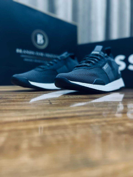 BOSS спортивные кроссовки в сером цвете