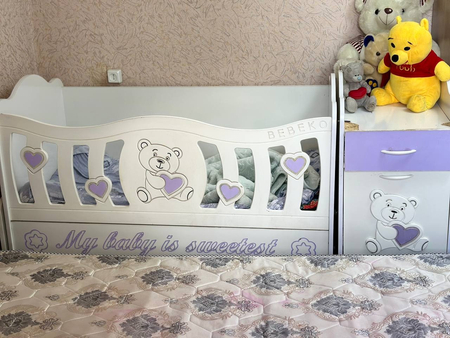 Sotiladi detskiy kravat va shkaf. Holati yaxshi ishlatilgan.