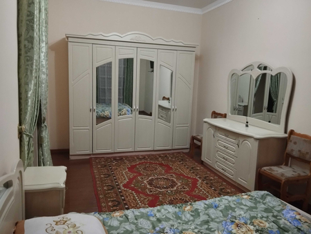 Барча жихозларга эга 3 хонали квартира ижарага берилади