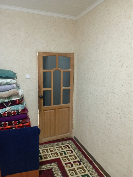 Продаются 1 ком. Кв .чирчик бивший обшижит