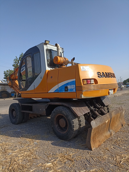 Samshung Exkavator 132