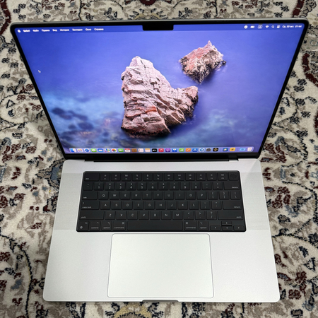 MacBook Pro M2 2023