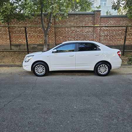 Кобальт 2015 года 4 позиция автомат коробка, 177000 пробег.