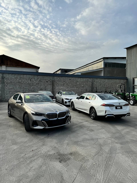 BMW I5. 35 L 2024 yil full