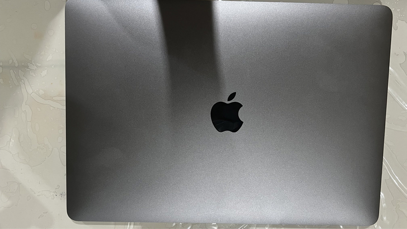 macbook pro 2,3ghz 2017/19olingan ssd128/8