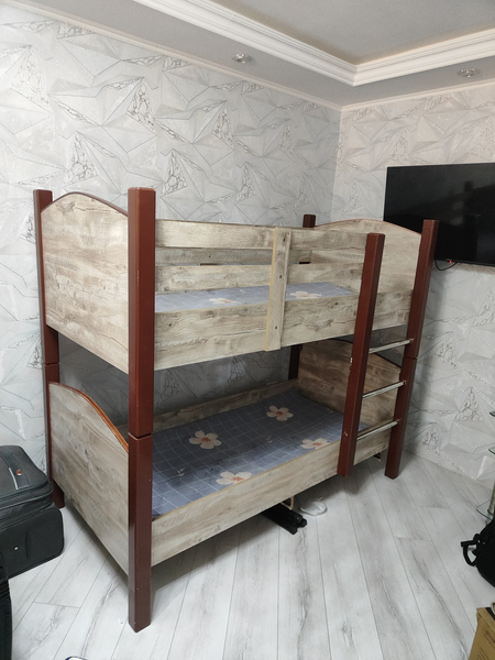 Двухэтажная кровать