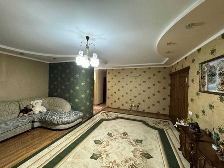 продается 4/1/4
на Дархане
ор-р: дом Тамары Ханум