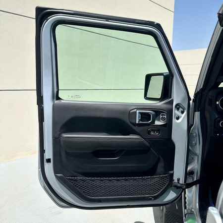 Jeep wrangler sahara