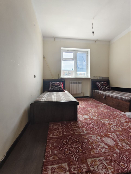 Сотилади. ЯнгиХаёт тум.  3/5/7.  74м²