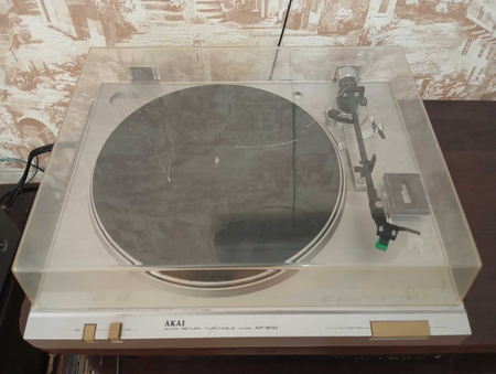 Продам проигрыватель винил дисков AKAI model AP-B110.