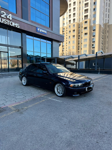 Продается BMW e39 540i