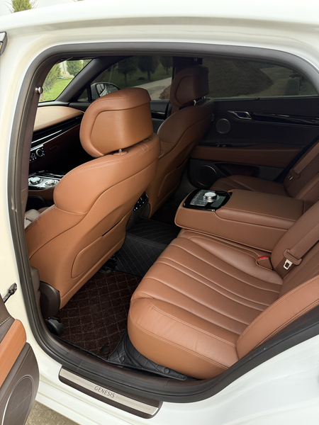 Genesis G80 2023