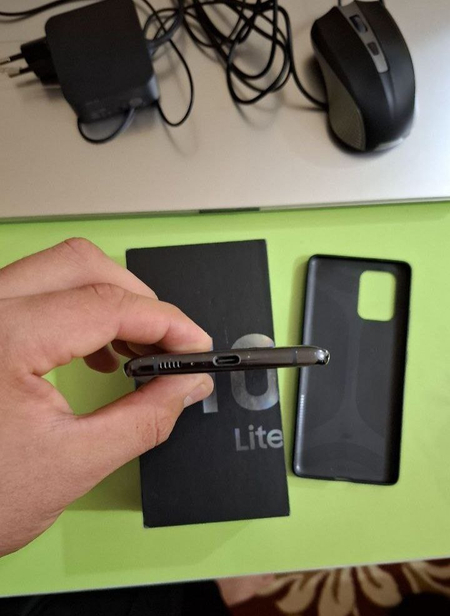 Samsung S10 Lite