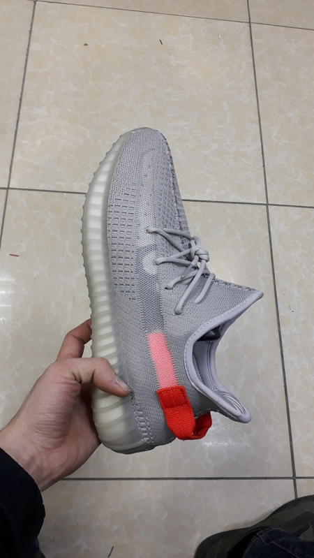Кроссовки Adidas Yeezy Boost 350 размер   от 40 до 50