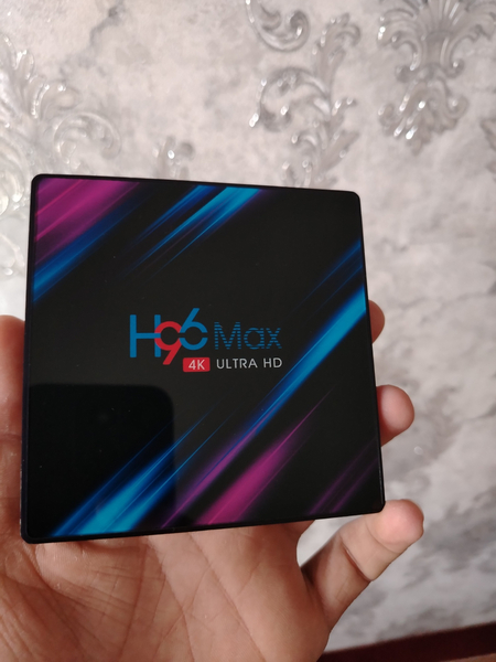 Tv smart box 4/64 xotrasi