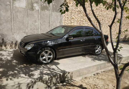 Mercedes 2003 год