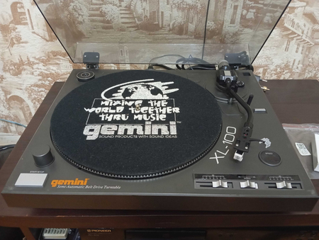 Продам проигрыватель винил дисков GEMINI model XL 100.