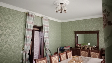 Srochna hovli sotiladi