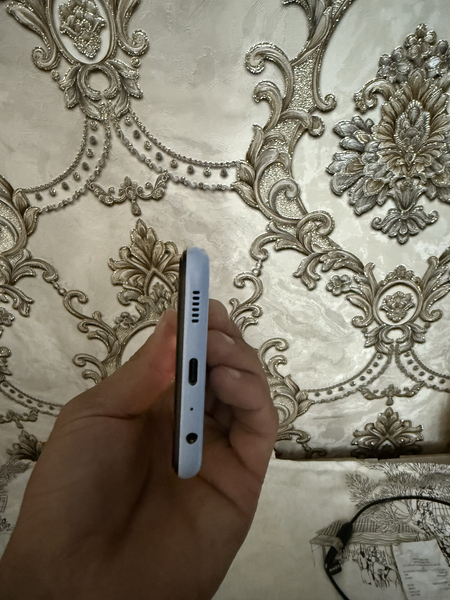 Samsung galaxy A13 bir kul telfon xolati yangidek 128g tel garantiyali