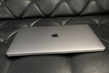 Apple MacBook Pro 2019 года 16 inch i9 16-1 ТБ в идеальном состоянии