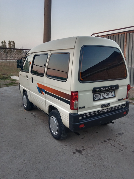Damas srochna sotiladi