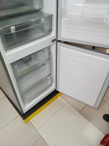Продается холодильник LG все родное, не жёлтый,не ремонтный,