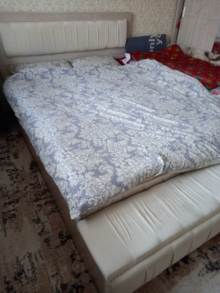 Продаётся спальный гарнитур